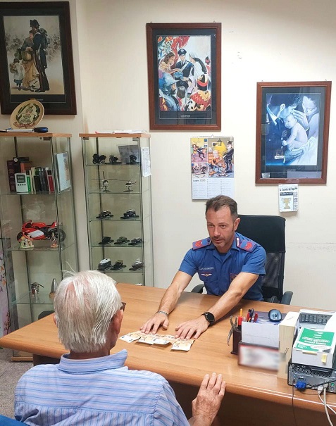 Truffe Anziani Ecco I Consigli Dei Carabinieri Per Evitarle